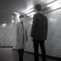 บยอล (Byul) ตบหน้าคิมจงกุก (Kim Jong Kook) ในทีเซอร์วีดีโอปริศนา ผ่านทางช่องบนเว็บไซต์ยูทูปของ ...